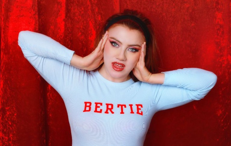 CMAT’s “Euro-Country” Takes Aim at Ireland’s Lost Generation and the Return of Bertie Ahern ...